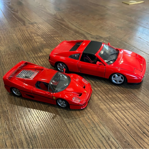 maisto | Toys | Lot Of 2 Maisto Ferrari F5 Scale 24 348ts Scale 118 ...